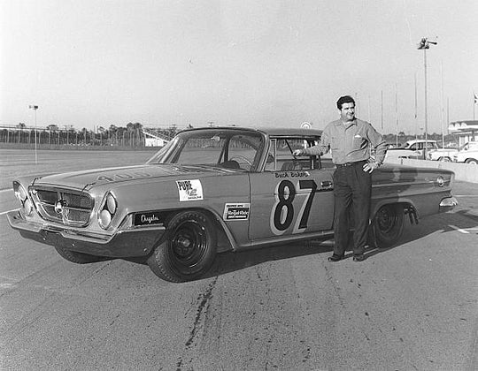 OLD LARGE PHOTO Motor Racing Buck Baker at the 1962 Daytona 500 with h ...